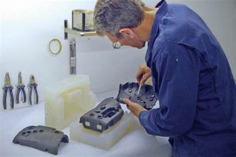 Exploring the Different Types of Clear Plastic Parts Making Tech