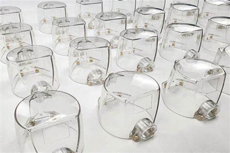 Common Challenges and Solutions in Clear Plastic Molding